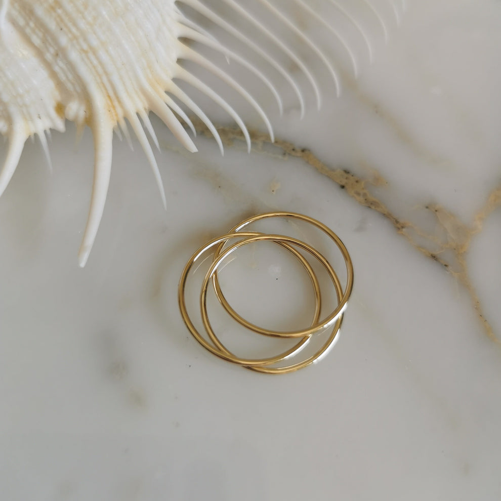 Dainty Gold Interlinked Ring – La Mae Jewellery